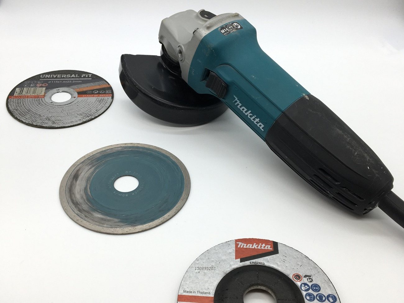 Makita 1/2 Paddle Switch Grinder, Amp, 10,000 RPM, 9557PB, 49% OFF